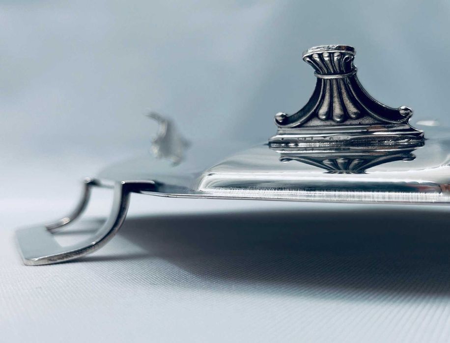 Tava argintata cu manere - EPNS Anglia Bucuresti Sectorul 4 • OLX.ro