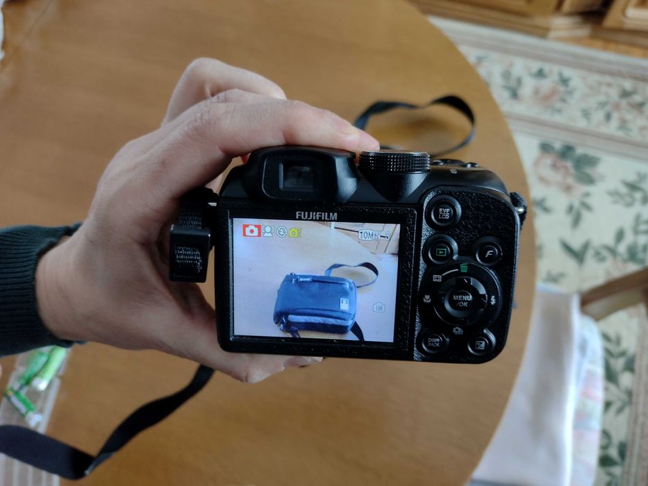 Aparat foto Fuji FinePix1500 Suceava • OLX.ro