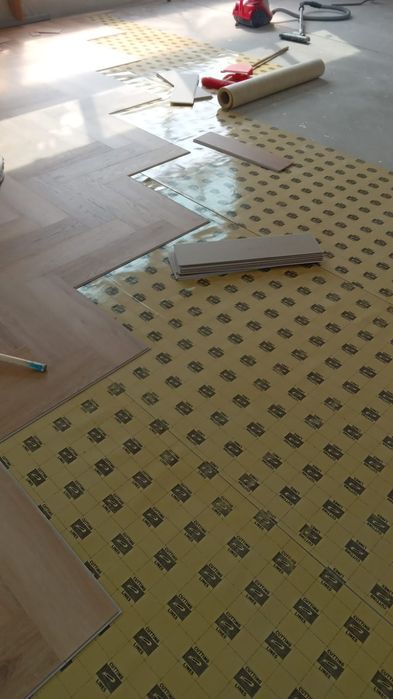 Montaj profesional uși, parchet, plinta, rifraj și mobila Craiova • OLX.ro