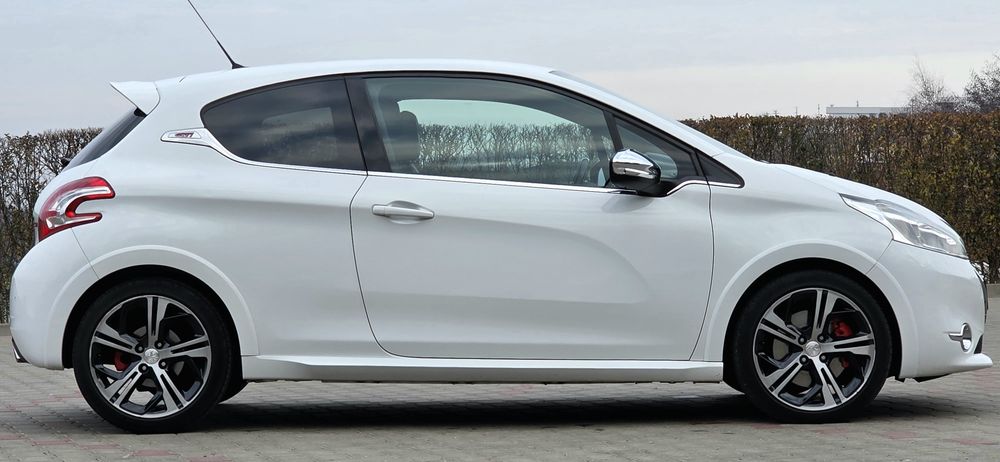 Peugeot 208 1.6 THP GTi 200 CP RAR făcut! Cluj-Napoca • OLX.ro