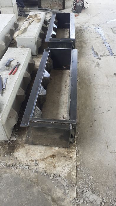 Matrite din metal tip lego ptr blocuri din beton Cristian • OLX.ro