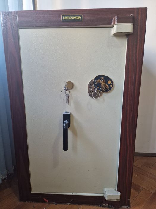 Seif - Rezistent - Mare - cu cheie - 3 compartimente Bucuresti Sectorul ...