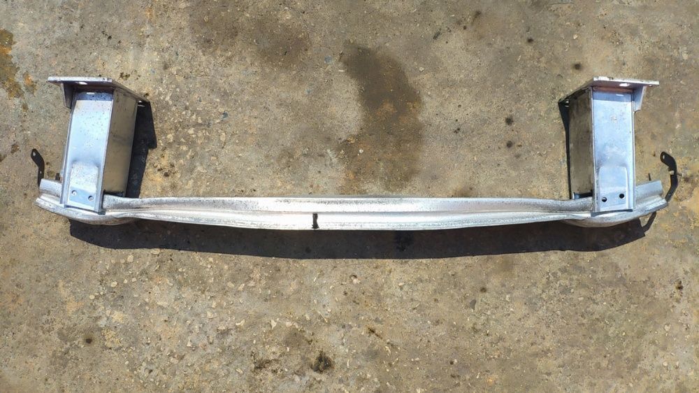 Предно задно магаре кори под мотора и купето Audi A4 A5 след 2008 гр ...