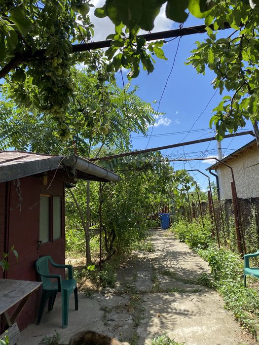 Teren + Casa batraneasca la lac ! Peris • OLX.ro