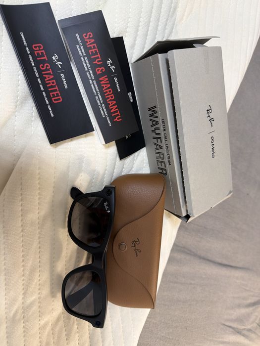 Ray Ban Meta Wayfarer smart glasses Racsa • OLX.ro