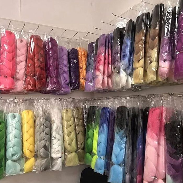 Extensii, șuvițe, codite colorate și impletituri afro, kanekalon ...