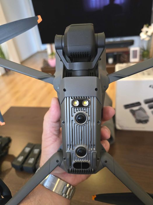 DJI Mavic 3 v2 Fly More Tulcea • OLX.ro