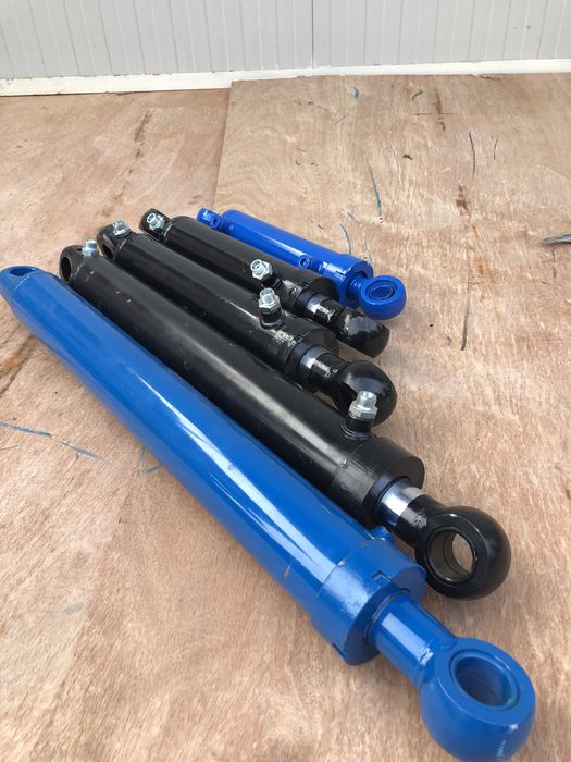 Cilindru hidraulic macara girafa ,incarcator frontal,cupa Pitesti • OLX.ro