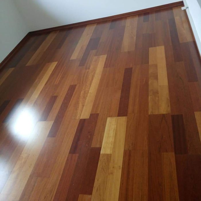 Montaj parchet! Parchetar Constanta • OLX.ro