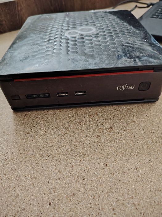 Vand mini pc fujitsu Serbanesti • OLX.ro