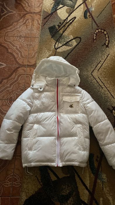 Geaca calvin klein alba Calarasi • OLX.ro