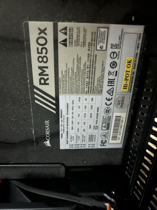 Vand sistem pc Zalman Z3, kit i7 4790 k, sursa Corsair RM 850 x, ssd ...