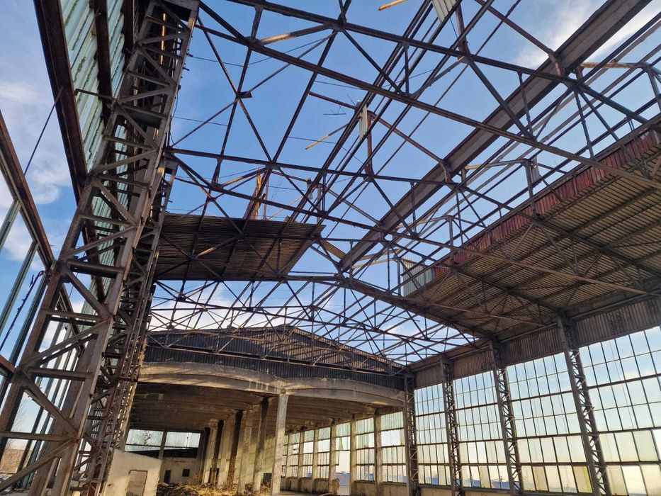 Hală, stâlpi, tablă și profile metalice de vânzare Suceava • OLX.ro