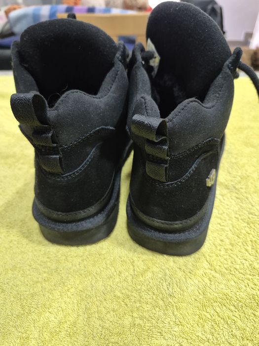 Vand UGG originali barbati Macea • OLX.ro