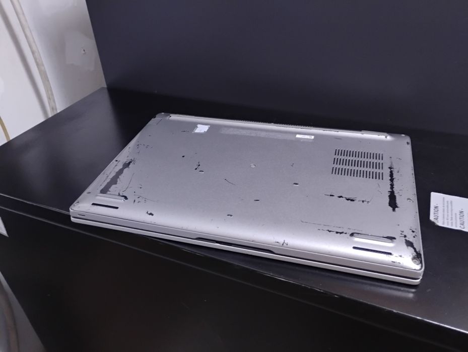Laptop Dell - i5 - 11th - LTE defect Bucuresti Sectorul 5 • OLX.ro
