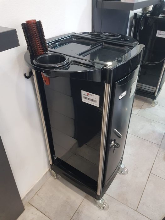 Vand post de lucru coafura si frizerie cu ucenici Ticleni • OLX.ro