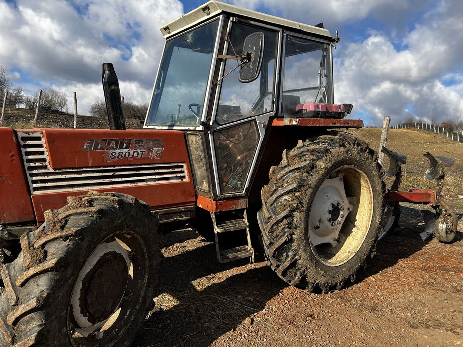 Vand tractor ……880 DT in 5 pistoane Agnita • OLX.ro