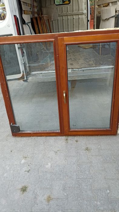 Vând i ferestre din lemn geam termopan diferite dimensiuni Craiova • OLX.ro
