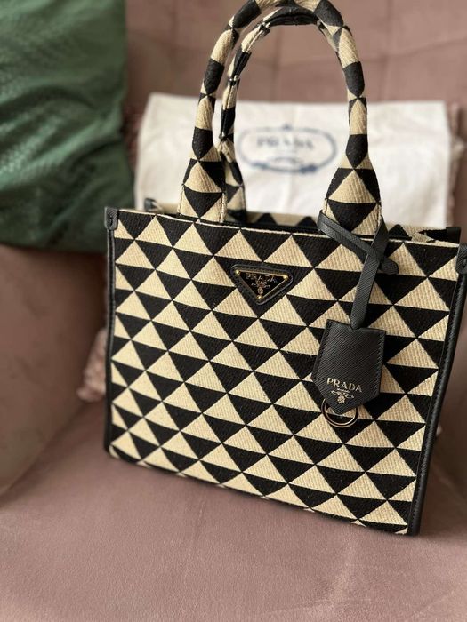 Нова малка дамска чанта dkny, prada гр. Пловдив Каменица 1 • OLX.bg