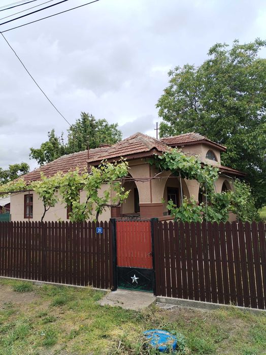 Vand casa com Perisoru Perisoru • OLX.ro