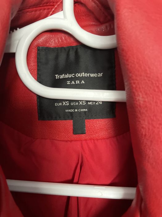 Geaca Zara Women Rosu • OLX.ro