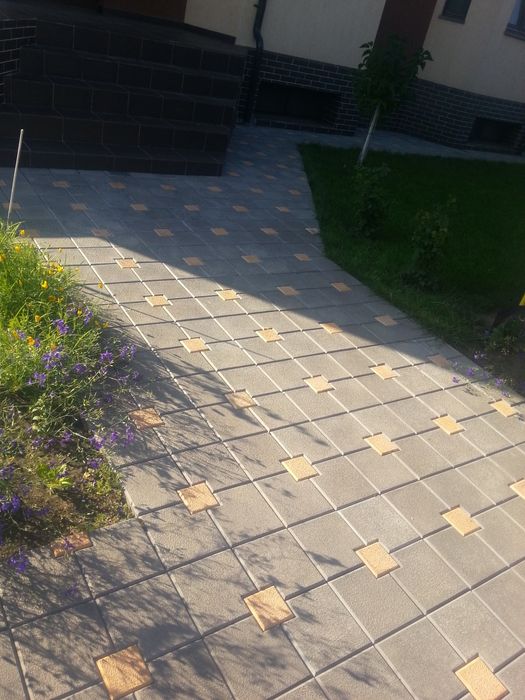 Fabricam pavaje pavele din beton aditivat - Model 20x20 cu 20x10 ...