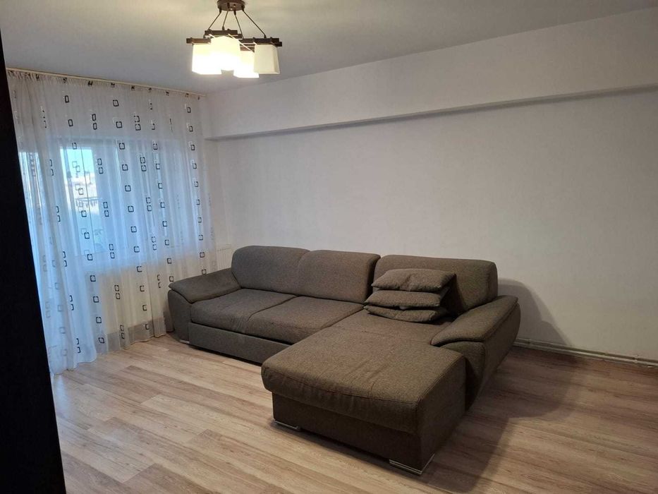 Vand apartament 3 camere Calea Bucuresti Targoviste • OLX.ro