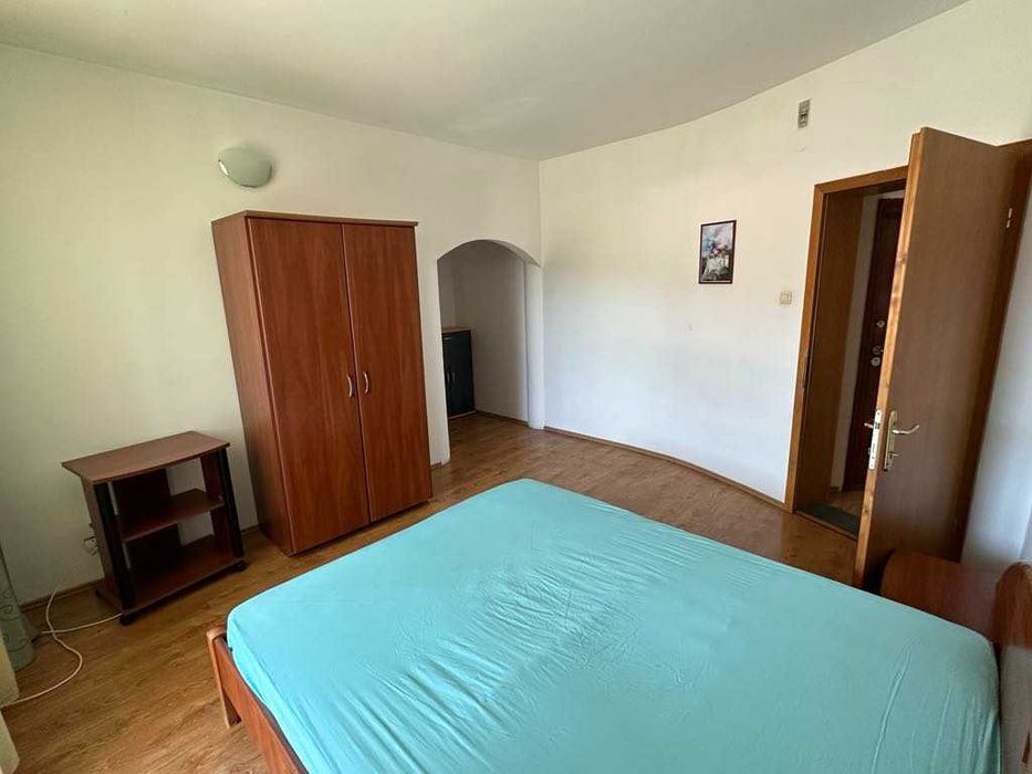 Inchiriez apartament cu 4 camere, Brasov, zona centrala Brasov • OLX.ro