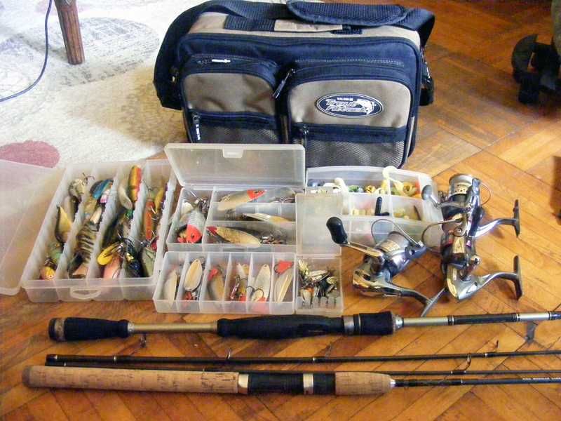 Kit pescuit rapitor-lansete,mulinete,naluci Ploiesti • OLX.ro