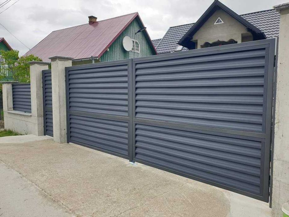 Garduri si porti din panou stil jaluzea de diferite modele la comanda ...