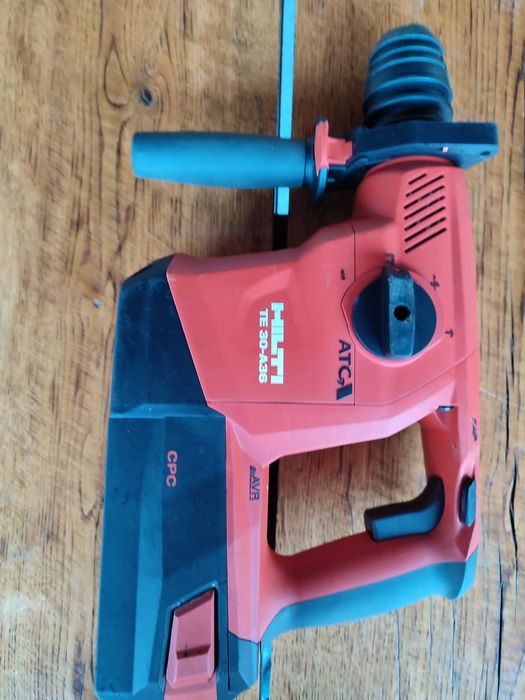 Hilti rotopercutor pe acumulatori Tinca • OLX.ro