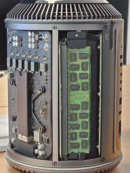 Apple Mac Pro 2013 TrashCan A1481 Bucuresti Sectorul 6 • OLX.ro