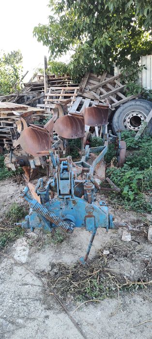 Plug reversibil 2 brazde, 3 brazde Rabewerk, Lemken, krone, Eberhardt, Dabuleni • OLX.ro