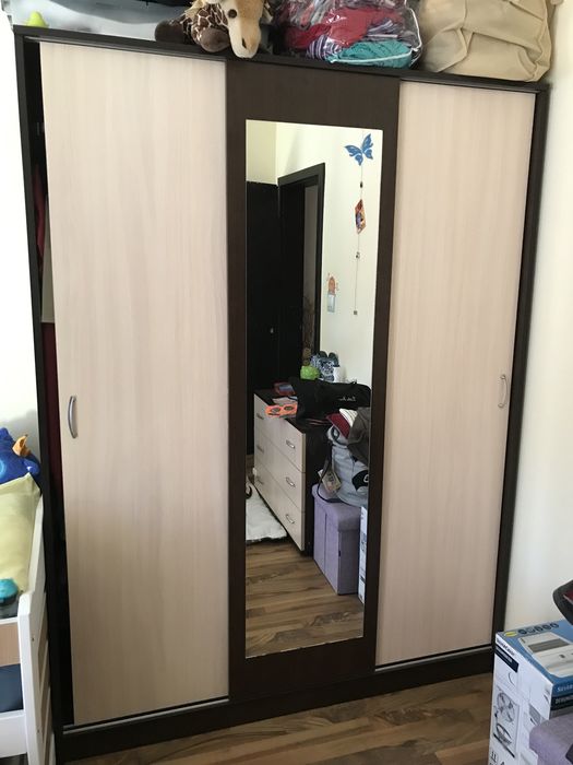 Гардероб гр. Габрово Център • OLX.bg