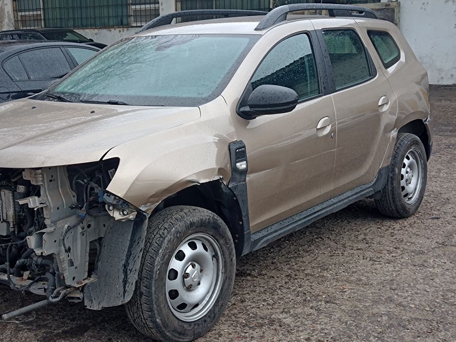 Dacia Duster 4×4 avariat!!! Buzau • OLX.ro