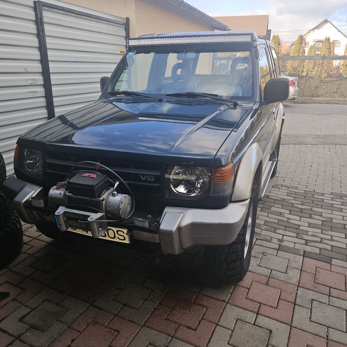 Mitsubishi pajero 3000 181cp//an 2000//cabrio/hardtop/pret fix Curtea ...