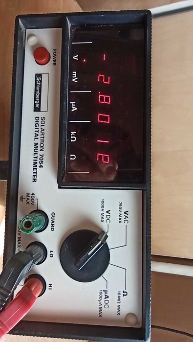 Multimetru digital de masa profesional Solartron 7054 - Made in UK ...