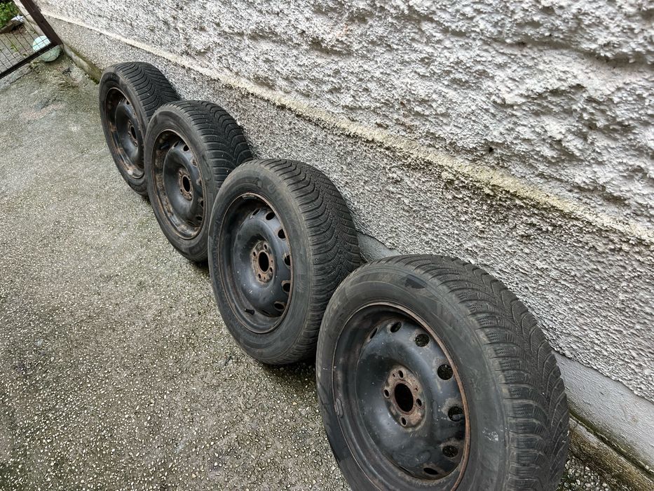 Jante Dacia Logan 15 cu anvelope iarna 185/65/15 Brasov • OLX.ro