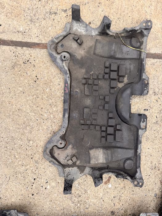 Scut motor mercedes c220 w204 a2045203323 Banesti • OLX.ro