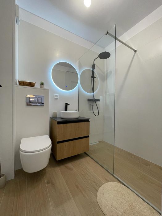Apartament cu balcon, 37 m2 + parcare Floresti • OLX.ro