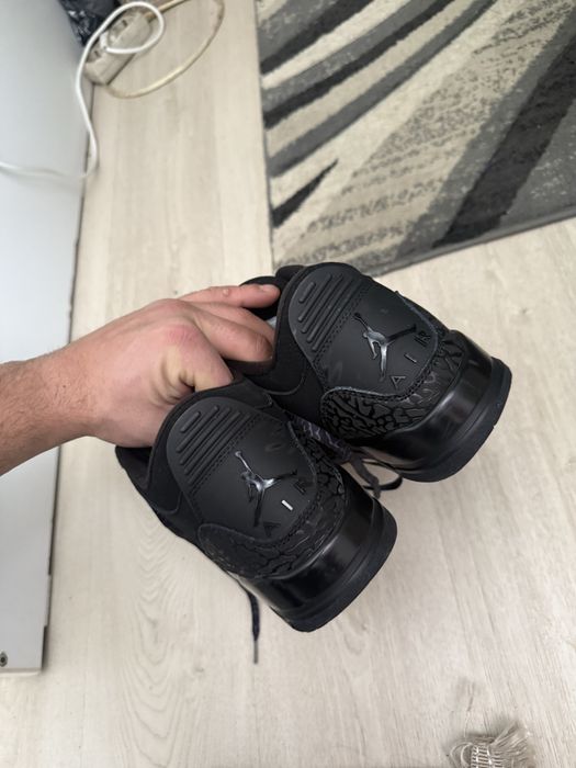 Vand Air Jordan 3 Retro Black Cat (2025) Valea Silistii • OLX.ro
