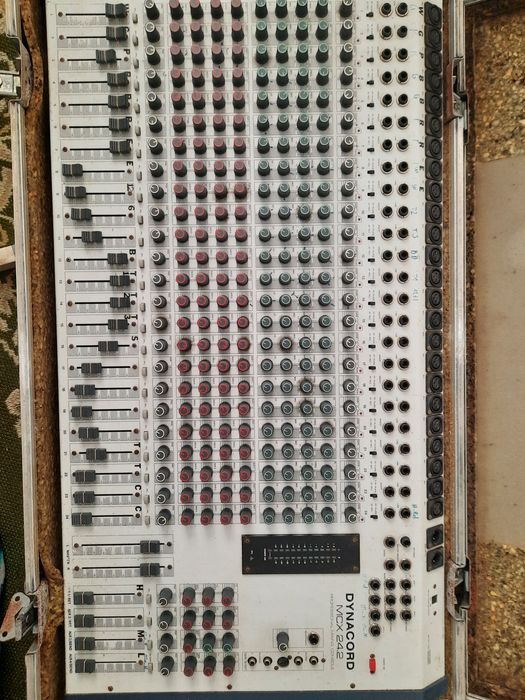 Mixer dynacord mcx24.2,behringer eurorack mx1602a,orga farfisa f5 Timisoara • OLX.ro