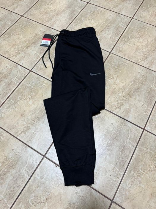 Pantaloni noi nike barbati Timisoara • OLX.ro