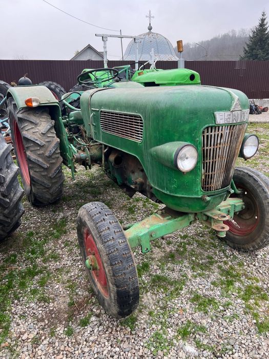 Tractor Fendt - 3 pistoane, motor defect Buhusi • OLX.ro
