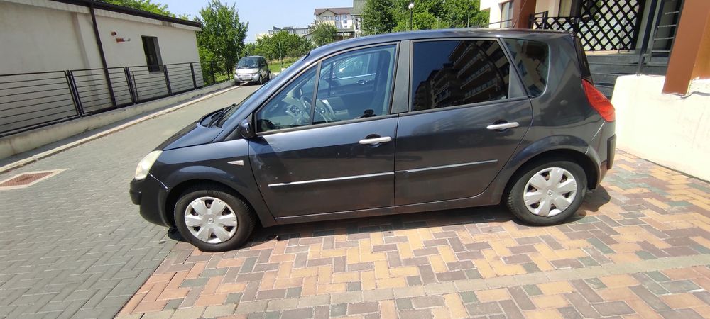 Renault Scenic 2 facelift 2009 Iasi • OLX.ro