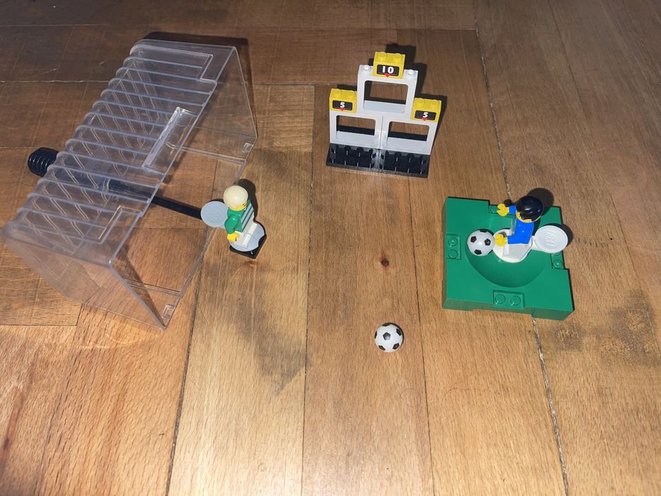 Lego 3401 Soccer Belt Case Set with 2 Minifigures Goal Balls Bucuresti ...