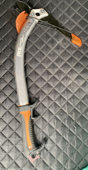 Piolet (ice axe) Petzl Quark Brasov • OLX.ro
