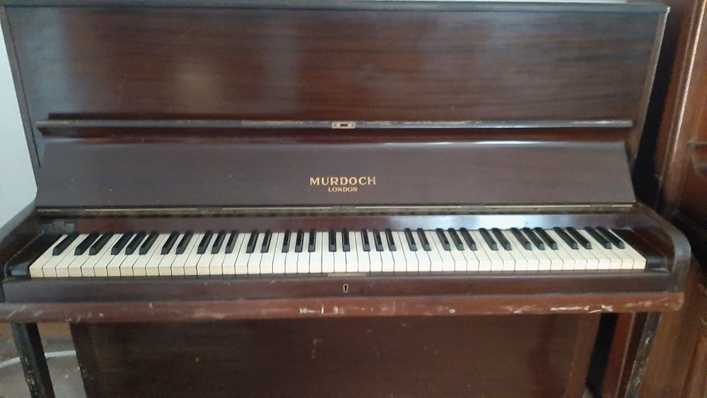 Pian foarte vechi de colectie functional Simeria Veche • OLX.ro