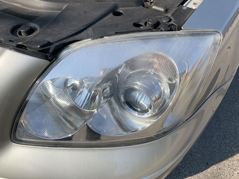Toyota Avensis Тойота Авенсис фар фарове Far Farove гр. Костенец • OLX.bg