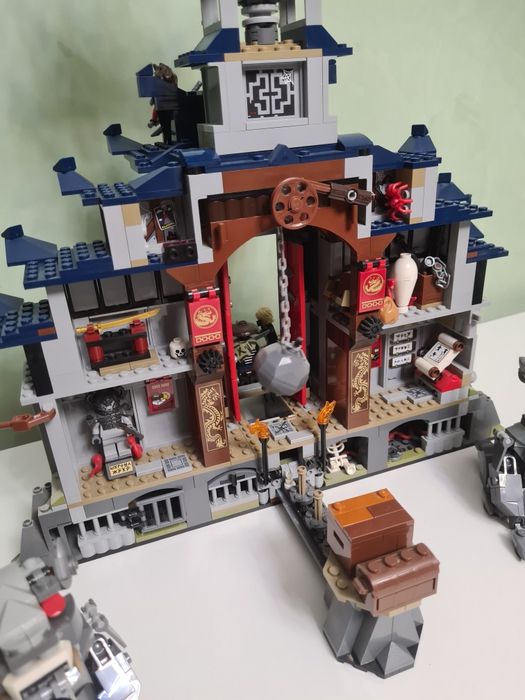 Lego Ninjago Templu - rog cititi descrierea Buzau • OLX.ro